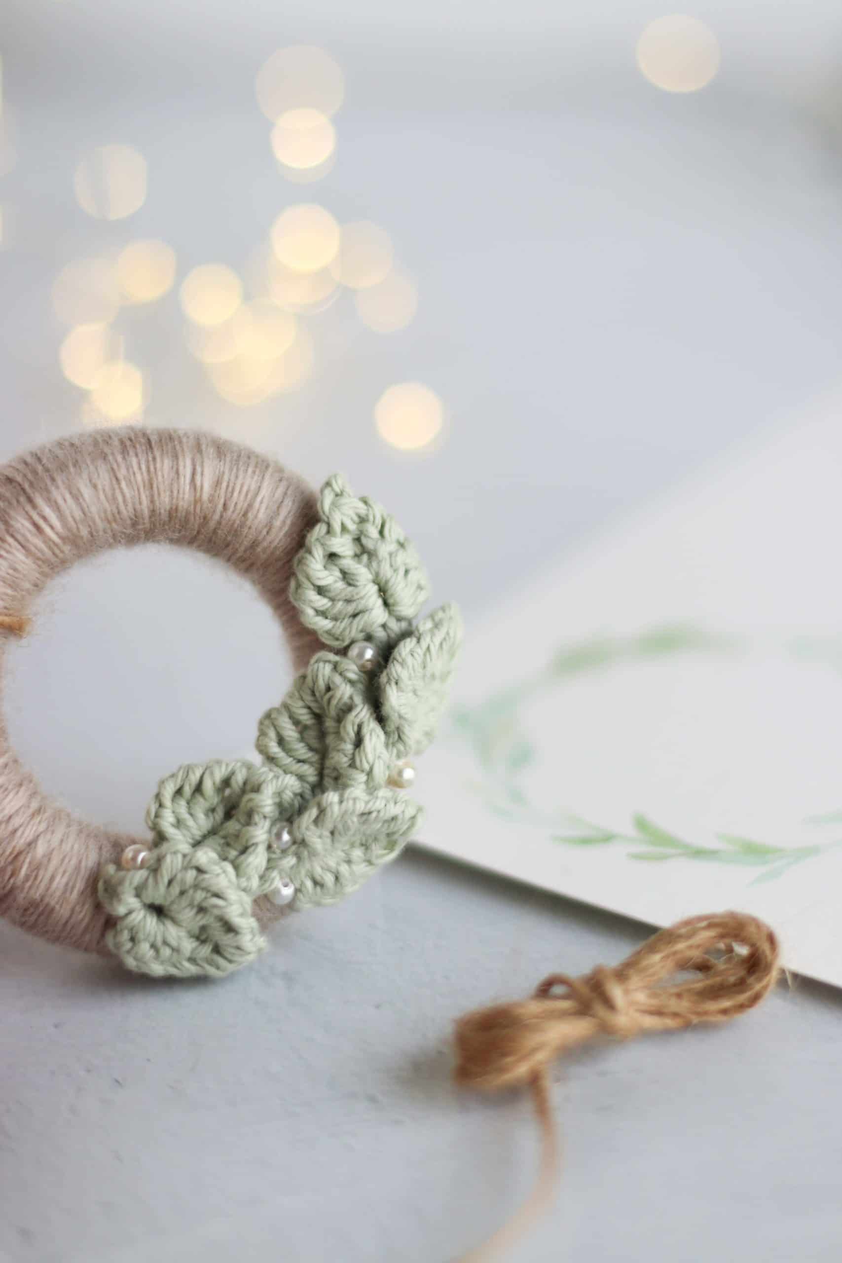 Crochet Wreath Ornament | Free Pattern | Christmas Crochet