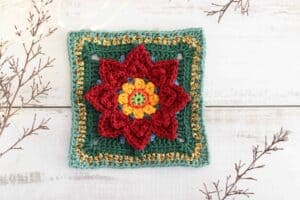 Lotus Flower Granny Square | Free Crochet Flower Pattern