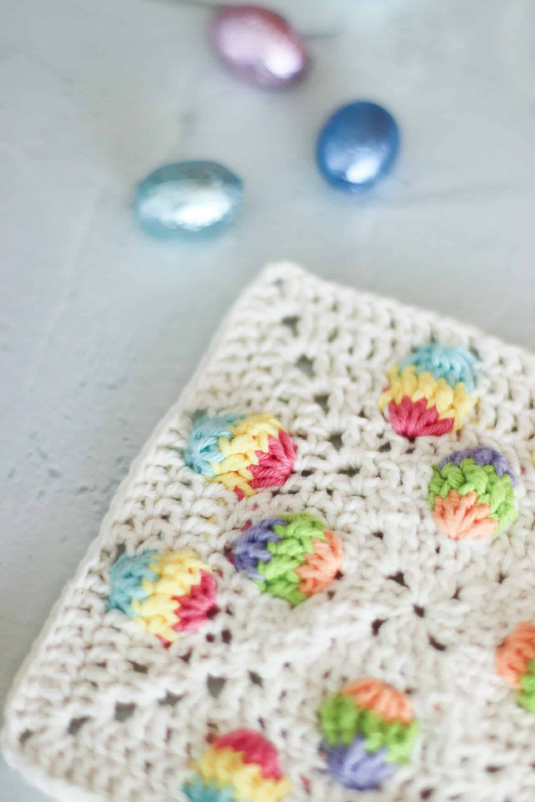 Free Easter Egg Granny Square Pattern (3D Crochet Square)